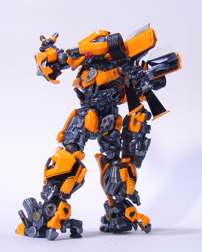 REVOLTECH Bumblebee: MachineToy